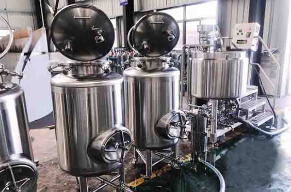 Reservoir Tanks: Storage, Maintenance, and Benefits - YoLong Brewtech